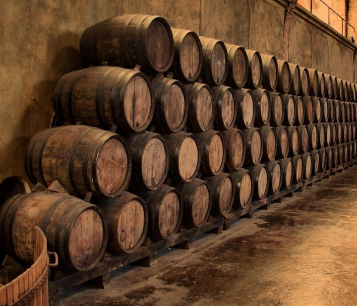 The Lore of Aging Wine in Barrels – SOMM&SOMM
